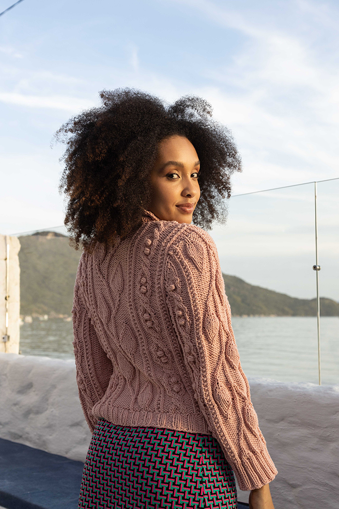 Blusa Julieta de Tricô com Lã Avelã Círculo – Receita com Gráfico